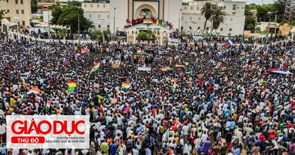 NÓNG trong tuần: Hai quốc gia cảnh báo rắn nếu khối Tây Phi can thiệp ...