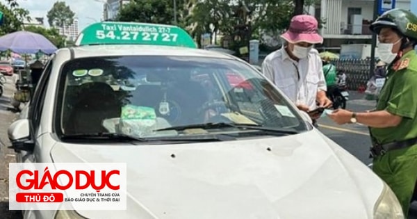 Công an tuần tra, ‘xe taxi tráo tiền’ đột nhiên biến mất