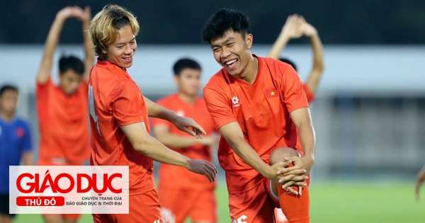 U23 Việt Nam vui tươi trở lại sân tập, có lực lượng mạnh nhất chờ đấu U23 Indonesia