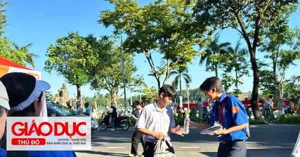 Hơn 18.000 thí sinh Huế thi vào lớp 10 dưới cái nóng gay gắt